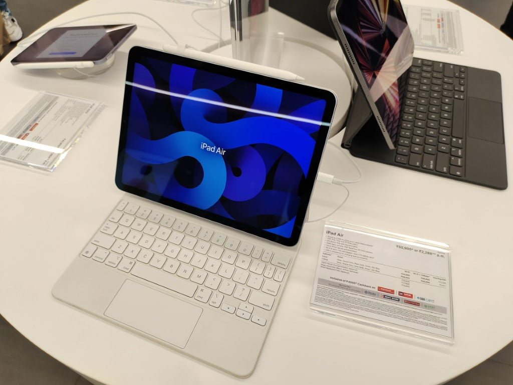 Unicorn Launched Gurugram’s First Apple Flagship Store at Cyber Hub